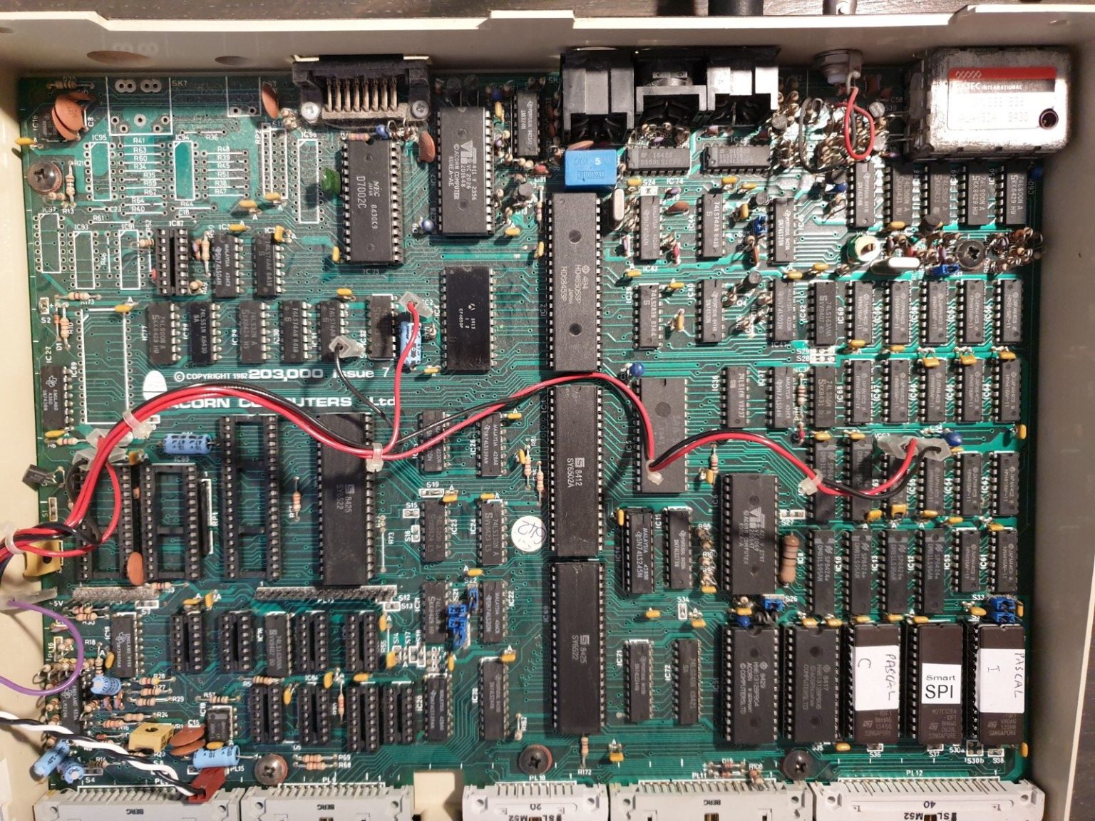 BBC Micro Model B - Retro Coding